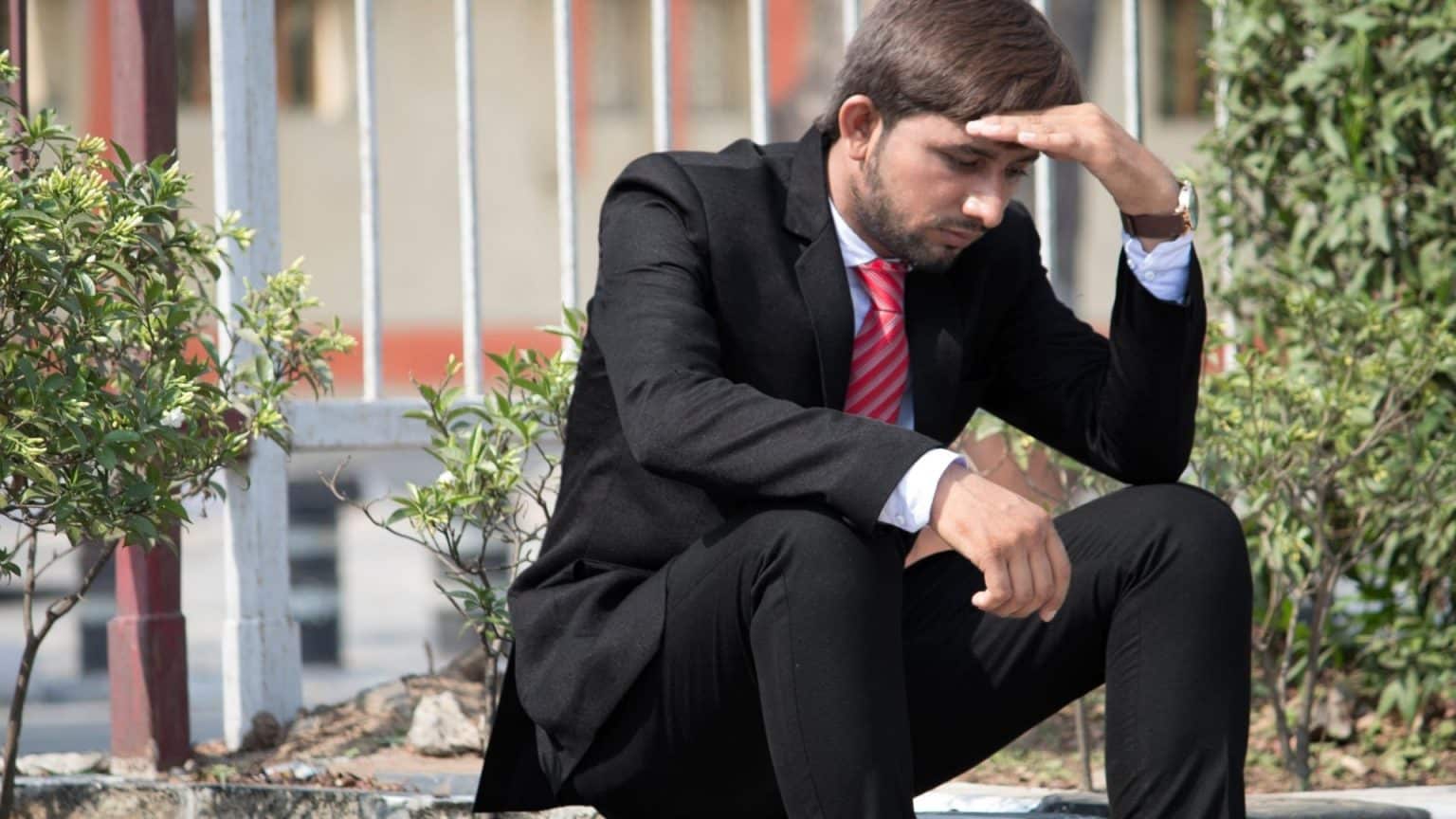 What Is a Hiring Freeze & How to Thrive During It? - Hr Simple